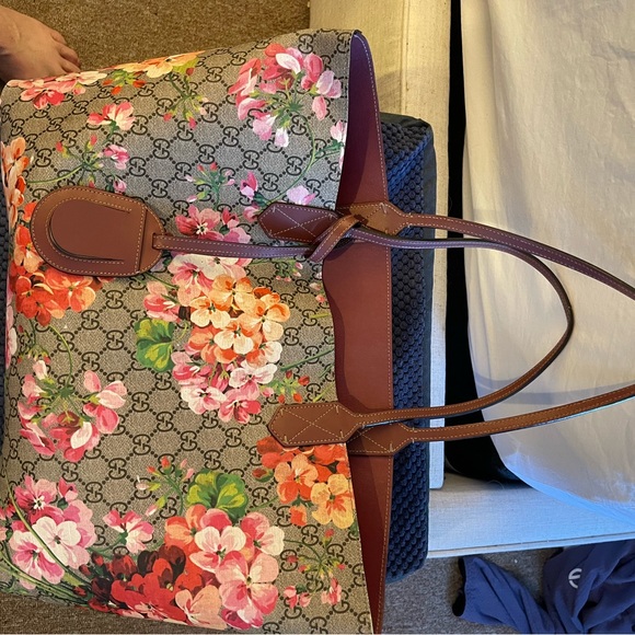 Gucci | Bags | Gucci Authentic Reversible Tote Bag In This Iconic Gg ...